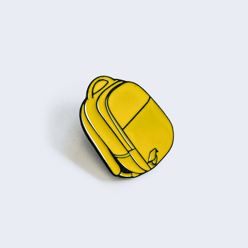 Pin Mochila Amarela - Loja da Forma